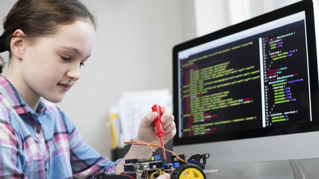 3 ways STEM learning speaks to the future of work - eSchool News Guides